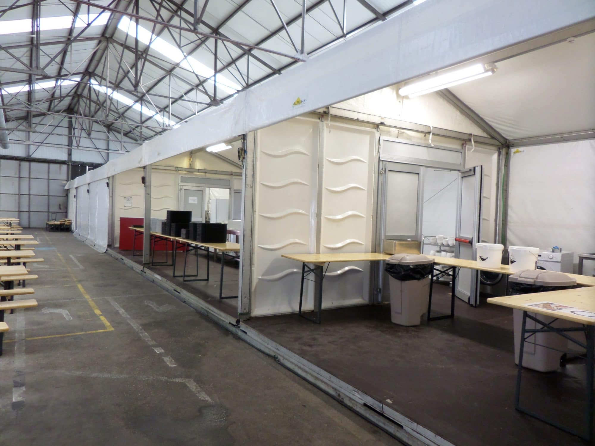 Temporary accommodations for asylum centres? - Contact Veldeman