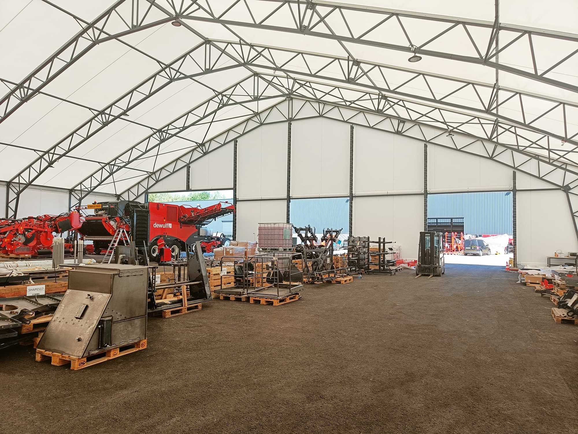 Do you require a steel industrial hall? Contact Veldeman Group