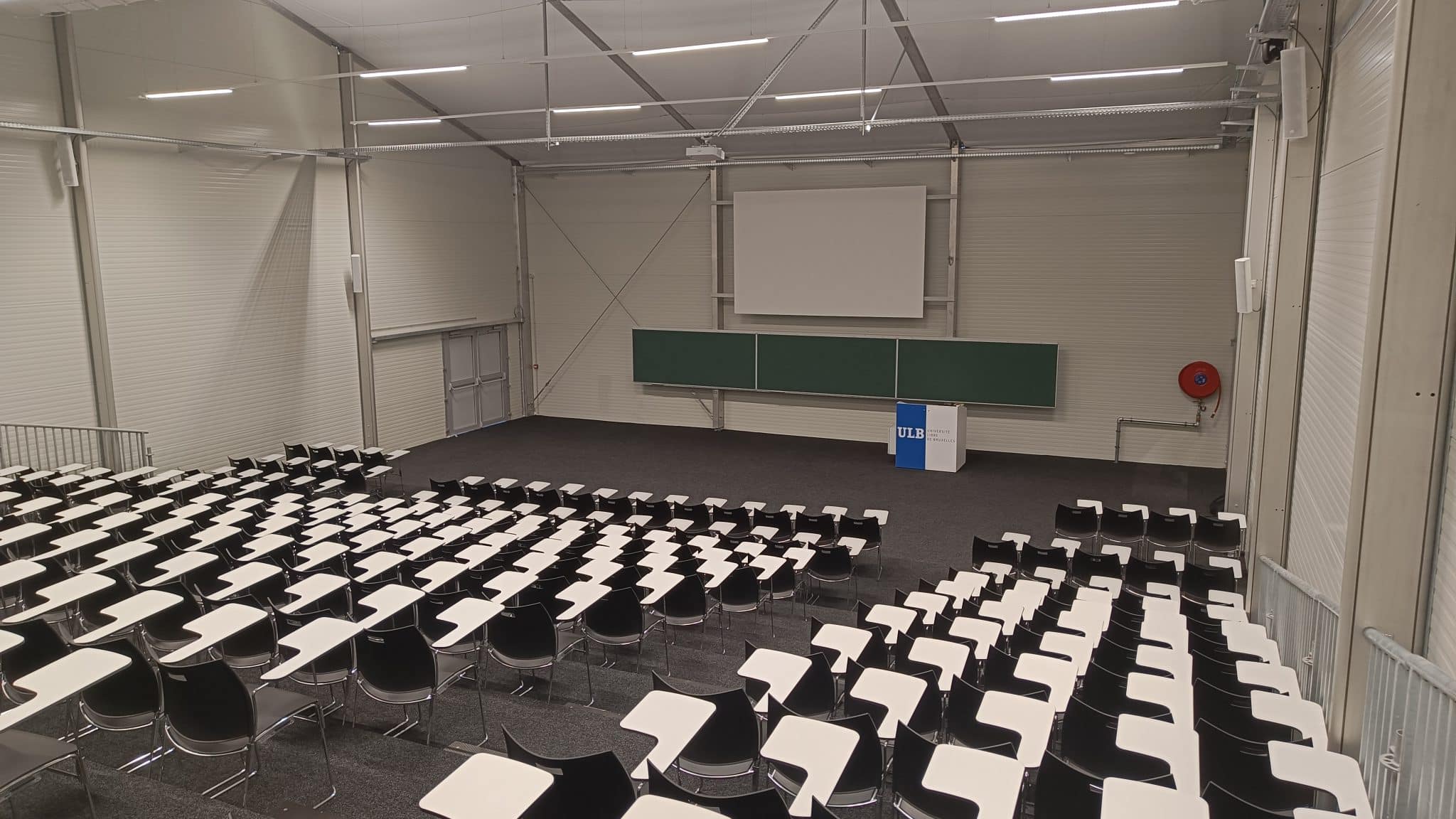 Temporary auditorium for ULB by Veldeman Group